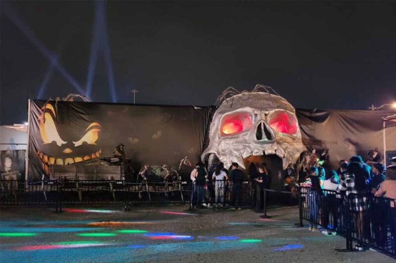 19 Best Haunted Houses in DFW - A Cowboys Life